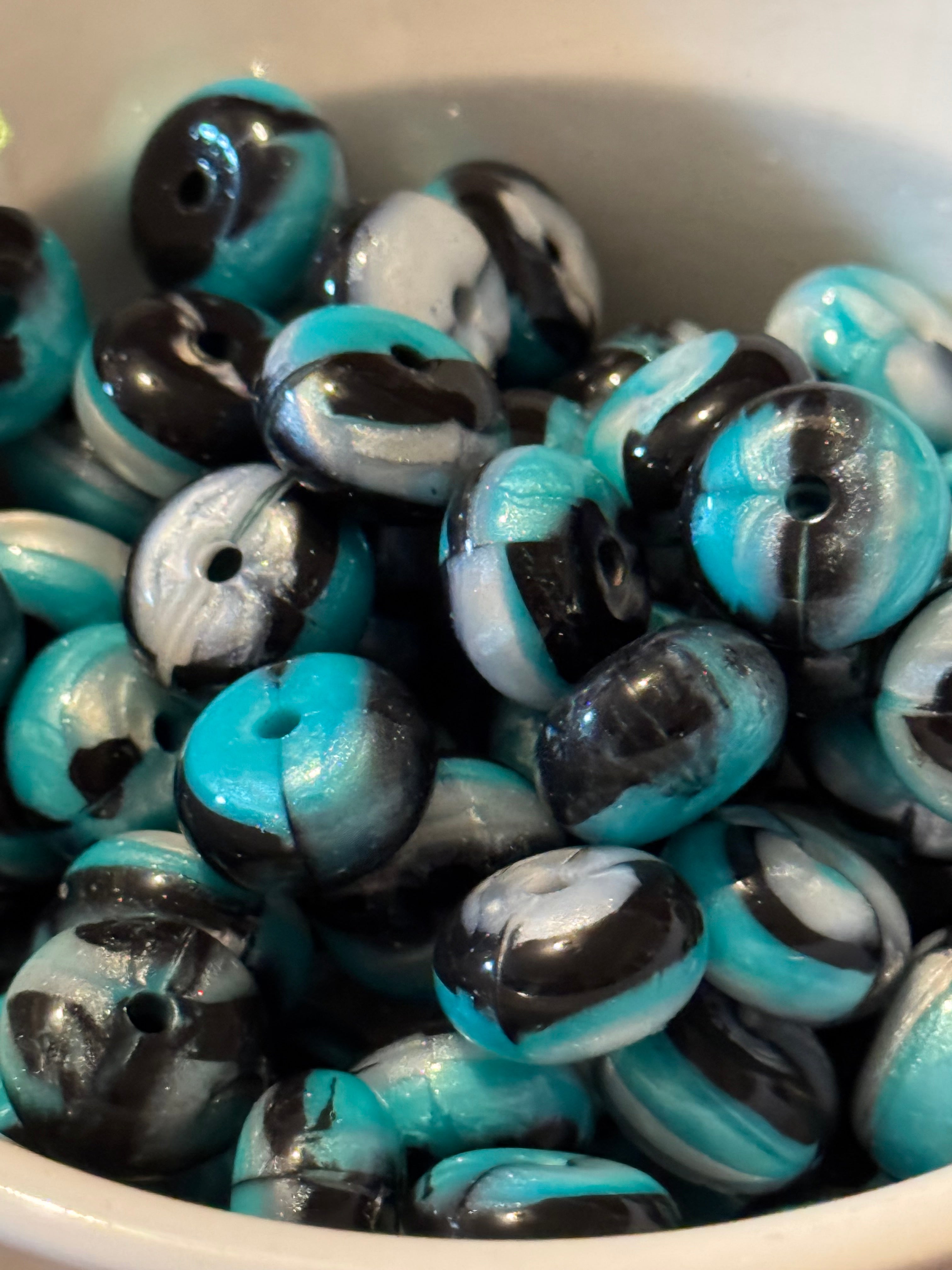 Ice Breaker Abacus silicone bead-1 – Nikki's Sweet Phenomena Focals & Beads